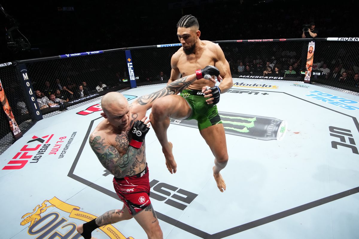 VIDEO. Un nou luptător face furori la categoria grea în UFC – Jailton ...